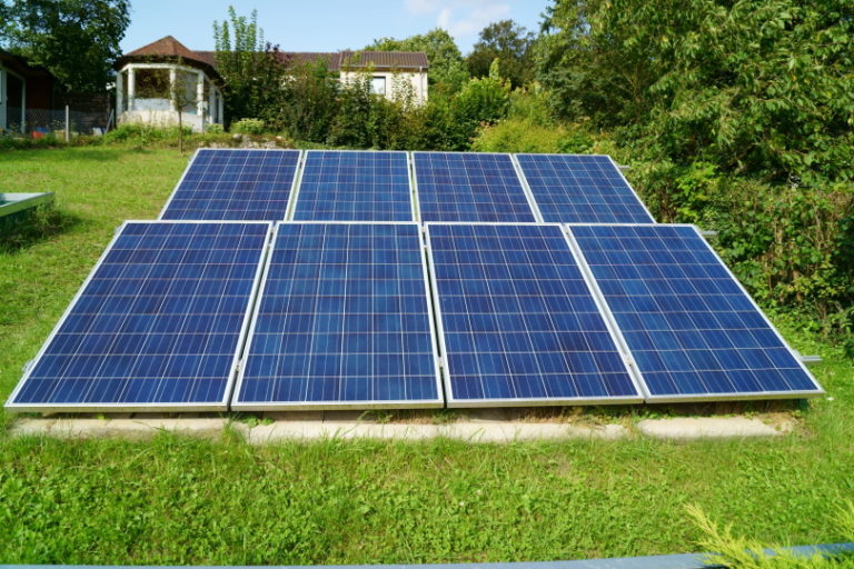 Tracking Solar Panels Vs Fixed Pros Cons Differences House Grail tracking-solar-panels-vs-fixed-pros-cons-differences-house-grail